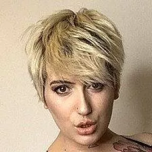 Pixie Peach | биография, рост, вес, размер сисек, фигура, возраст, instagram, twitter, onlyfans